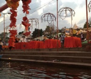 Evening Rituals and Aarti at Gwarighat, Jabalpur | Travel CentraI India